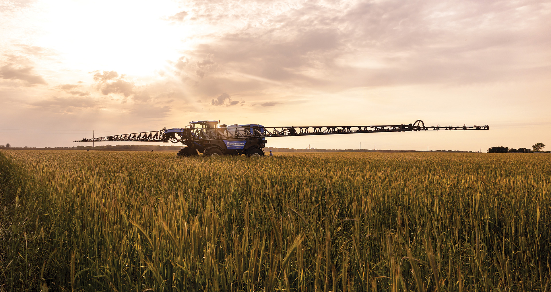 Front Boom Sprayer Guardian™ | Crop Sprayers | New Holland