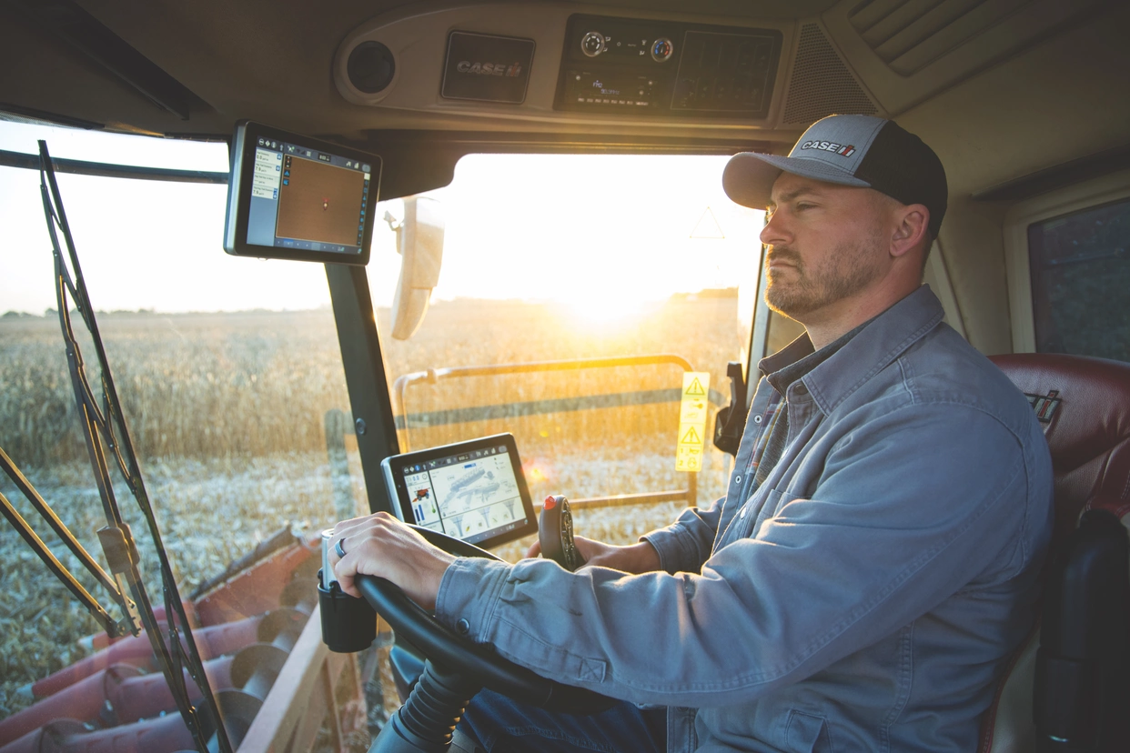 AF Series Harvesting Combines | Case IH