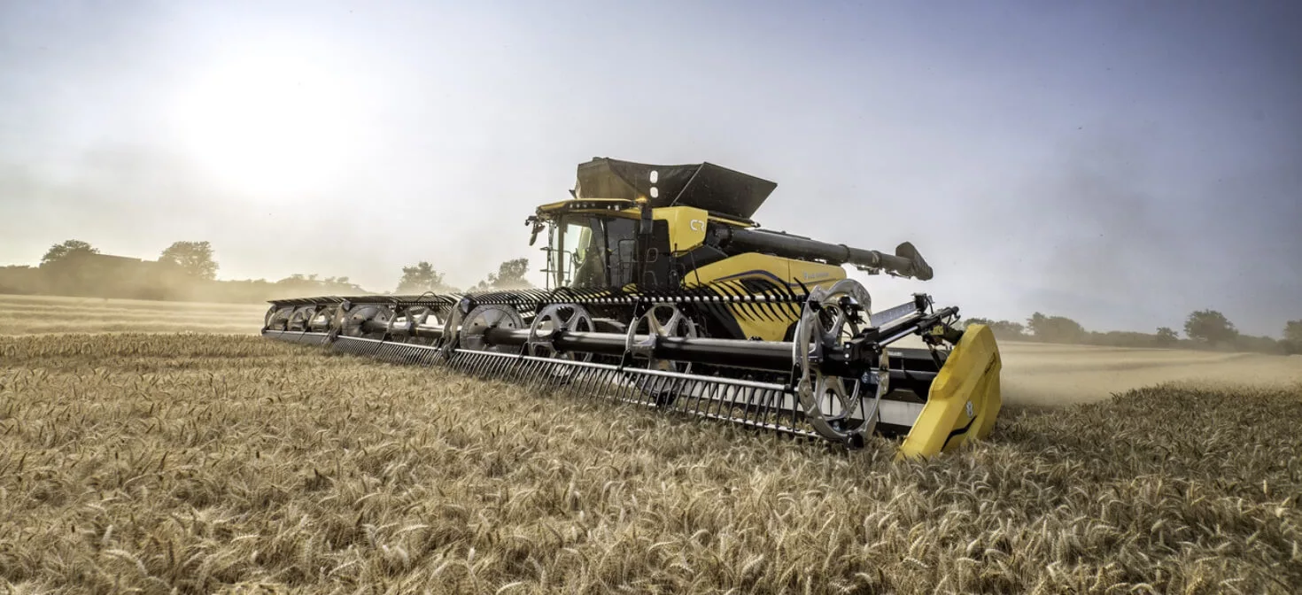 The New Standard for Harvest: CR Series Twin Rotor® Combines | New Holland