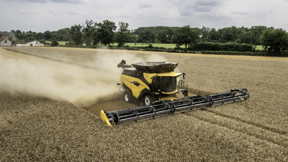 Compare Combines & Headers | New Holland
