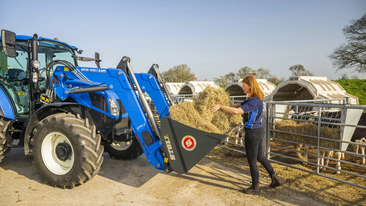 Front Loaders TL & LA | New Holland UK