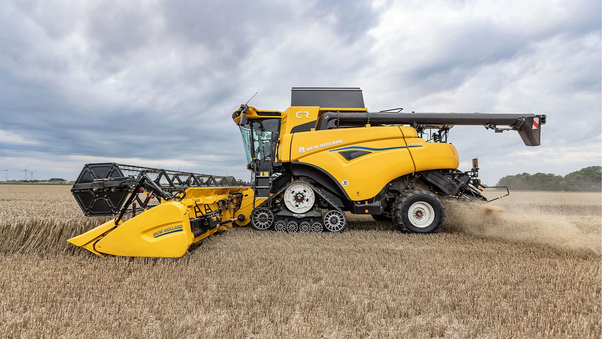 CR Range | Combine Harvester | New Holland UK