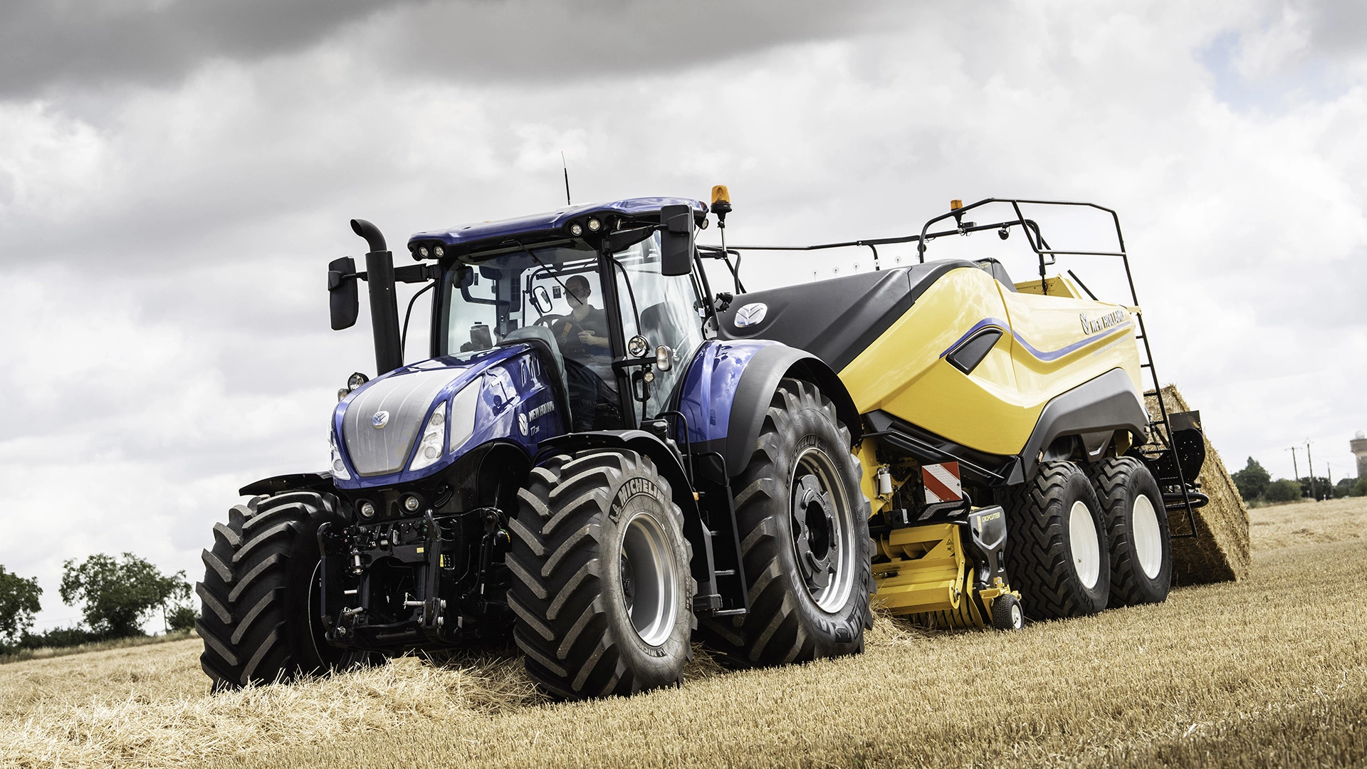 BigBaler Haute Densité: Presses à Balles Carrées | New Holland FR
