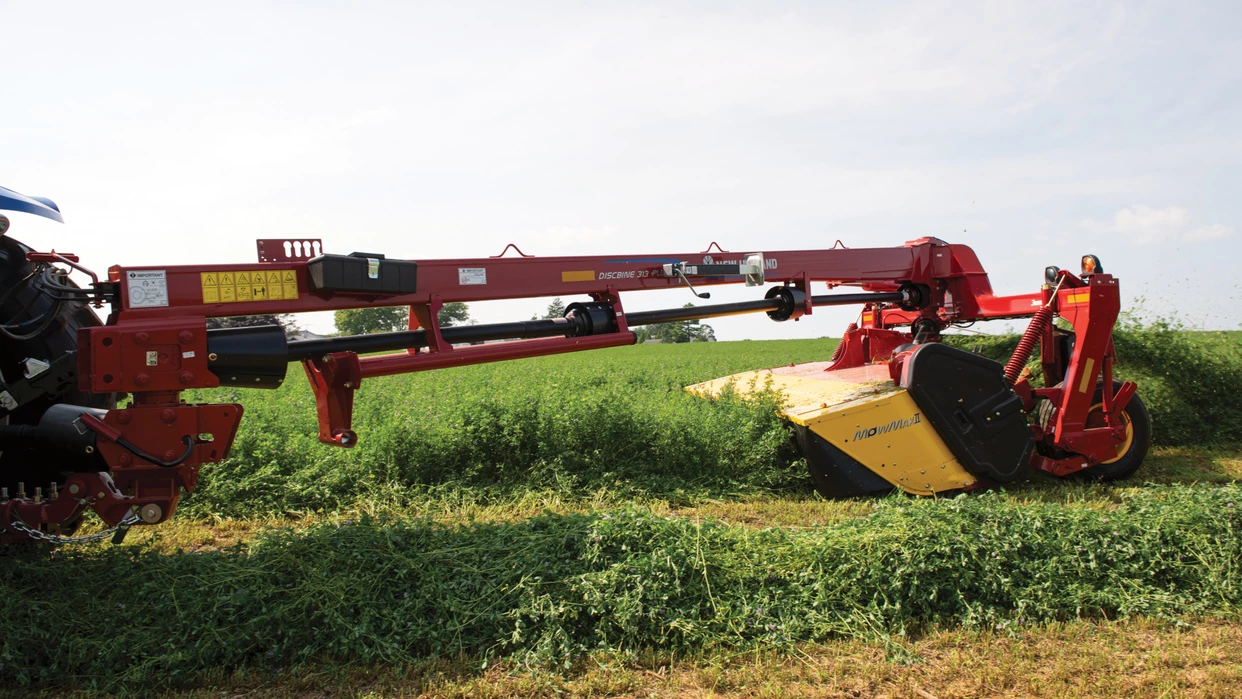 New Holland Hay ＆ Forage Discbine® PLUS Center-Pivot Disc Mower ...