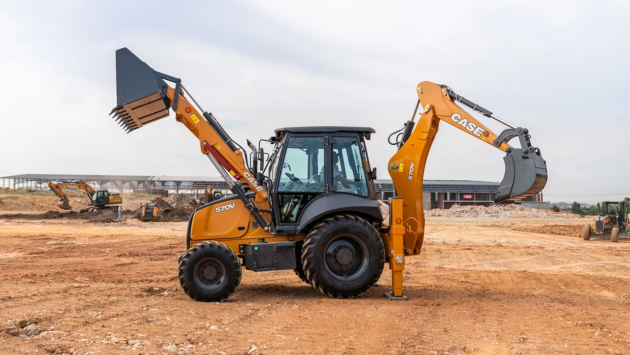 TLB 570V | CASE SA