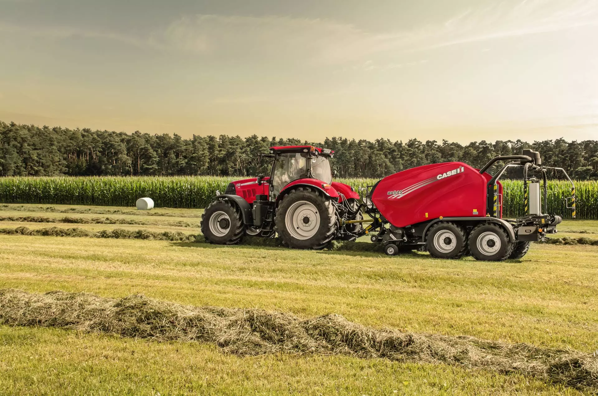 Rundbalspressar RB545 Series Fixkammare | Pressar | Case IH