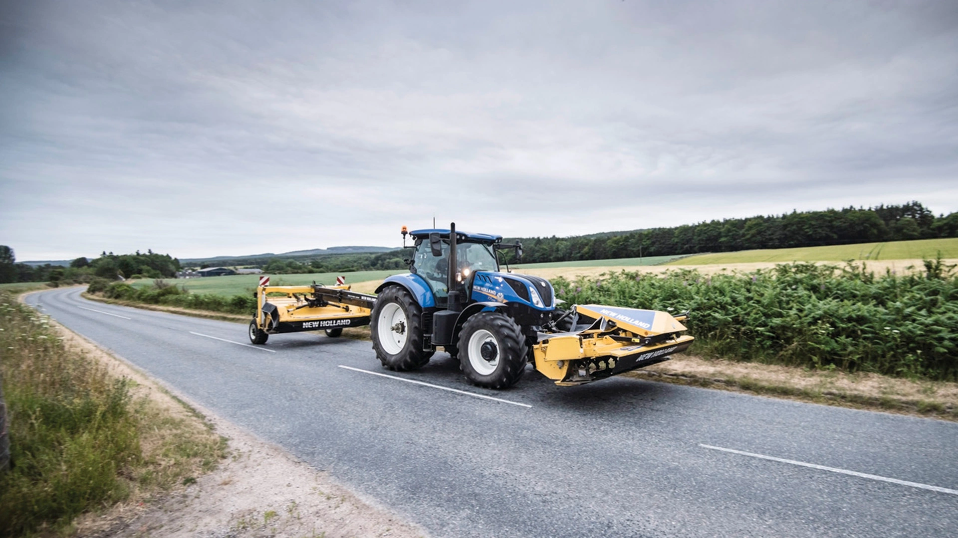 Precision Cutting with Front Mounted Mowers | New Holland UK