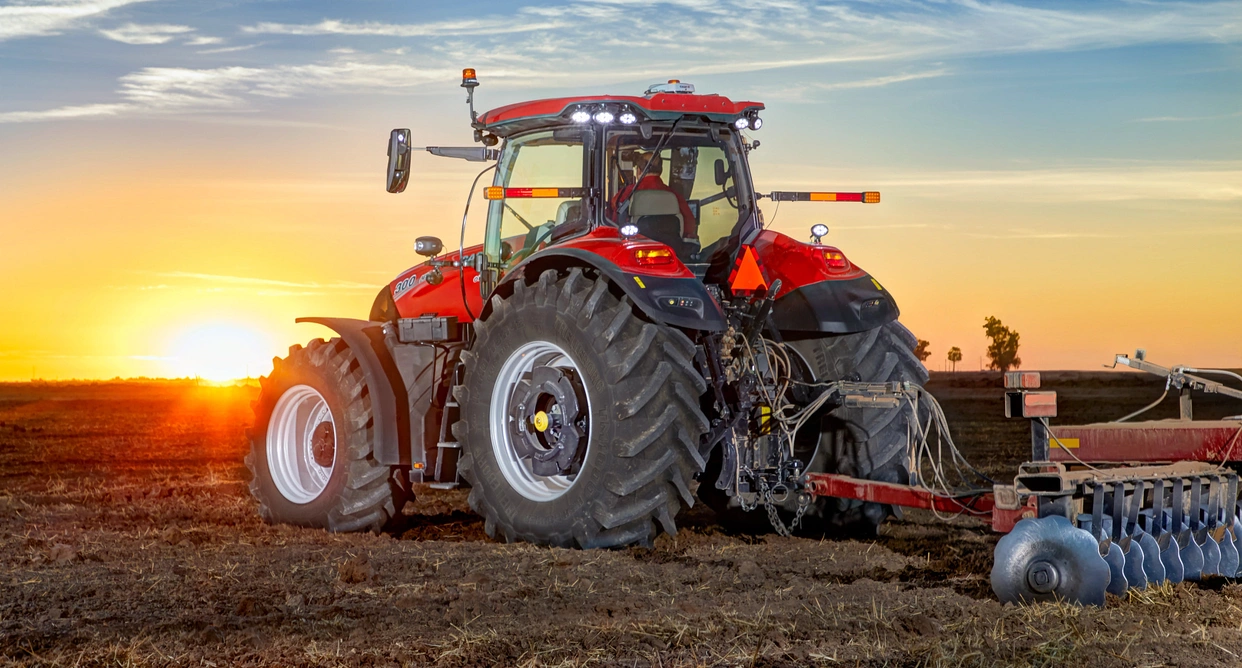 Optum Series | Rowcrop & Hay & Forage | Case IH