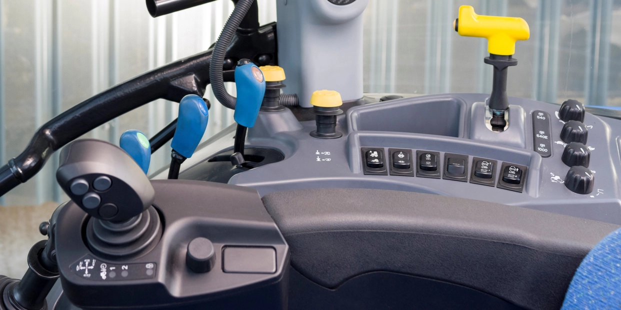 New Holland Tractors T5 ELECTRO COMMAND - STAGE V Overview | New ...