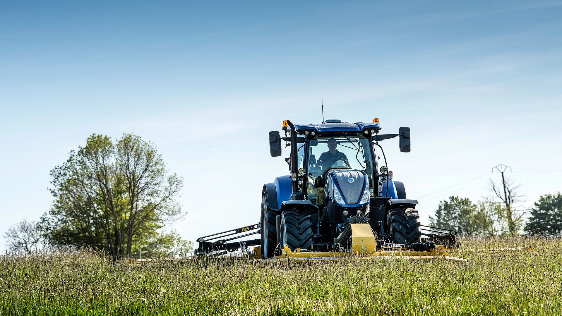 Upgrade Farming with the T7 SWB Tractor | New Holland UK