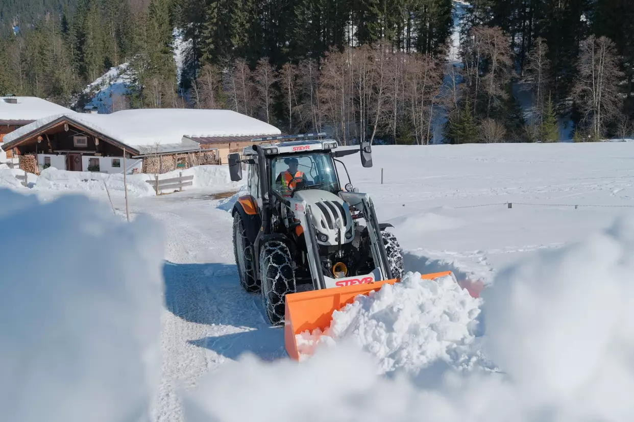 U Series | Front Loader | Special Forces | STEYR | Steyr