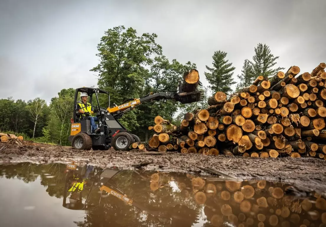 CASE SL12 TR Small Articulated Loader | CASE Construction Equipment