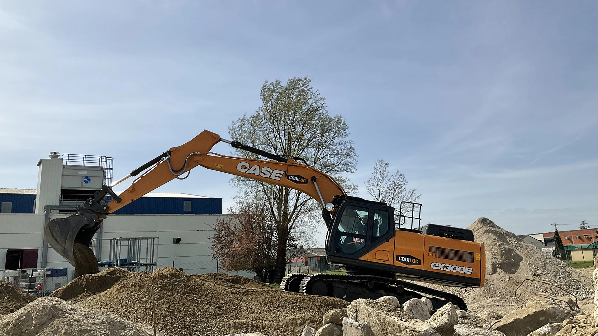 CODILOC s’empare d’une pelle sur chenilles dernière génération de chez ...