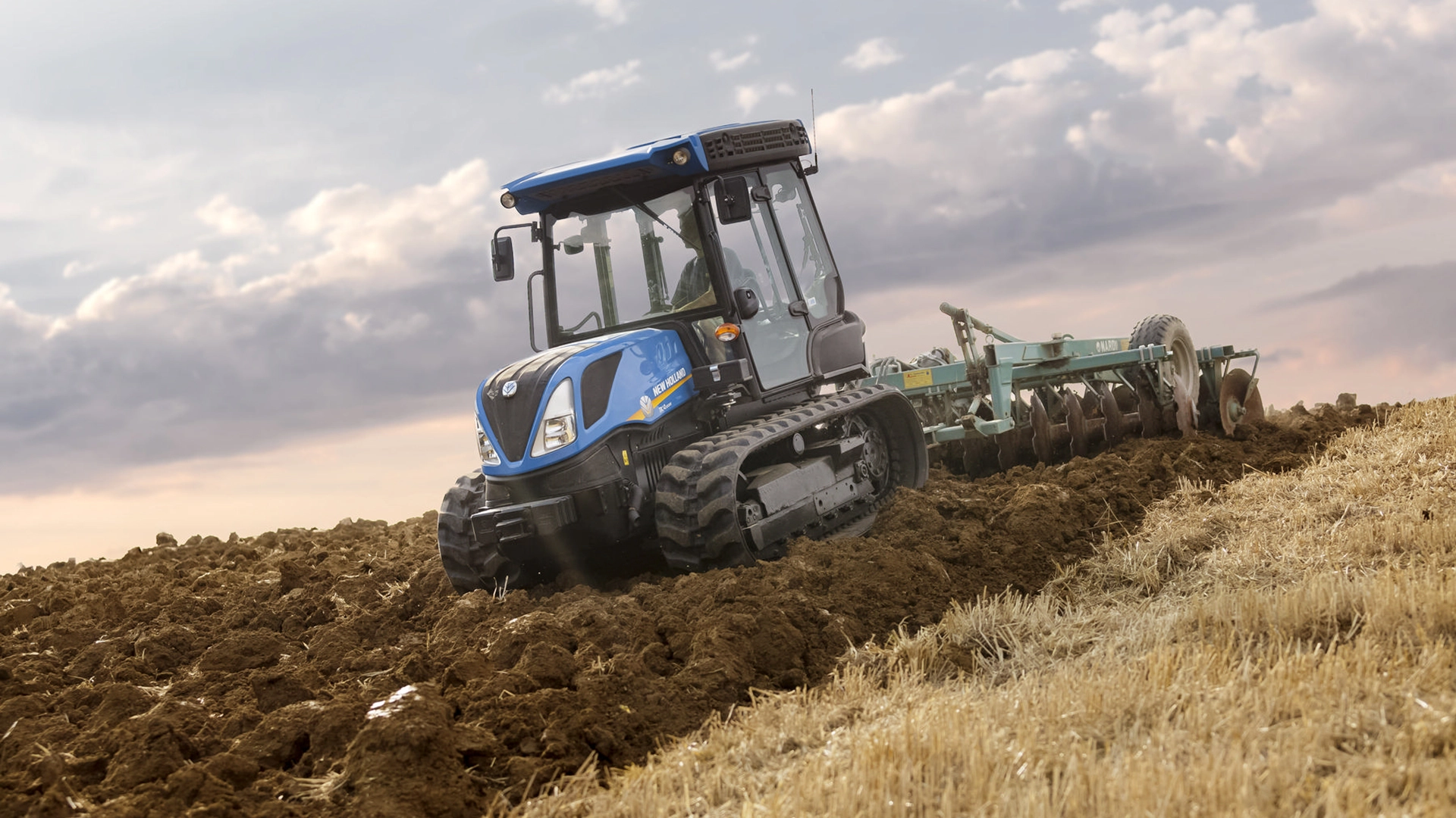 Tracked Tractor (Crawler Tractor) TK4 | New Holland NZ