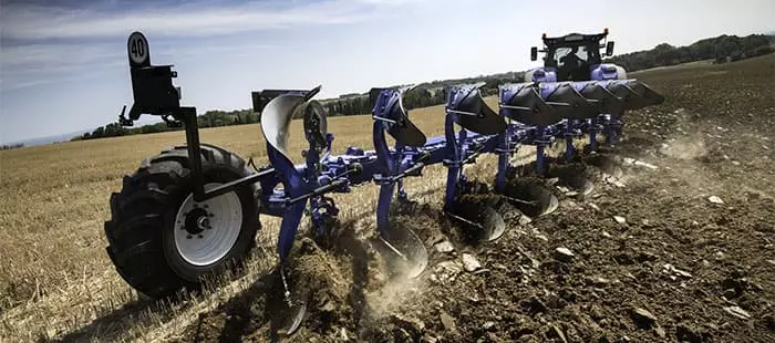 Tractor Ploughs | Semi-Mounted Reversible | New Holland UK