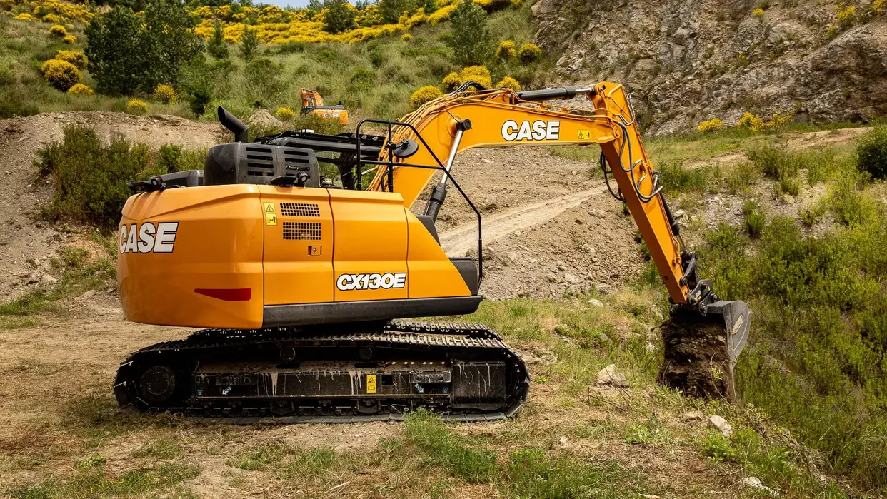 13 Ton Digger - CX130E | CASE UK