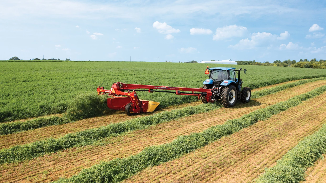 New Holland Hay ＆ Forage Discbine® PLUS Center-Pivot Disc Mower ...