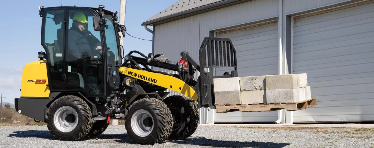 ML23 Small Articulated Loader | New Holland