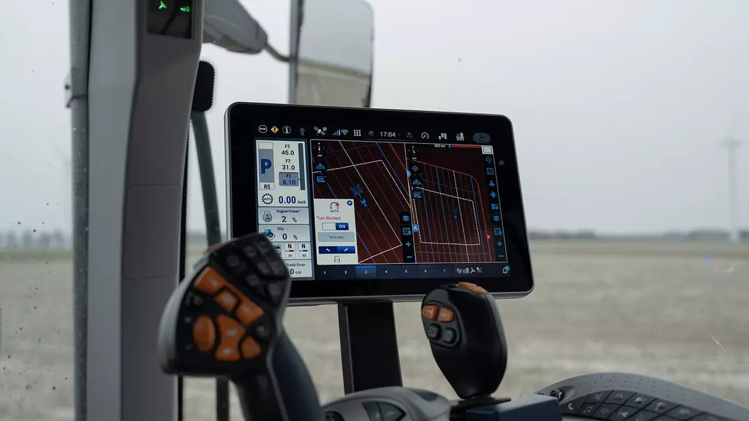 IntelliView: Agricultural Touchscreen Monitor | New Holland UK