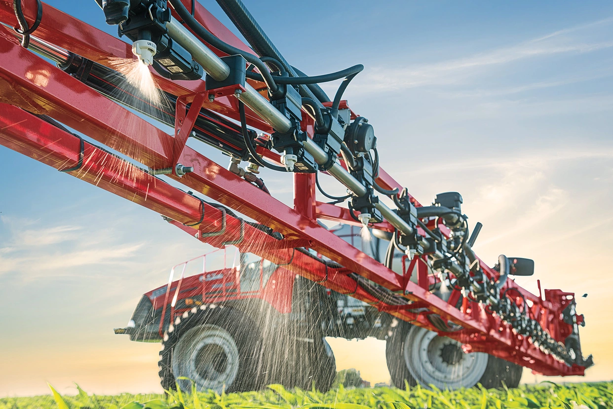 Trident Combination Applicator: Sprayer & Spreaders | Case IH