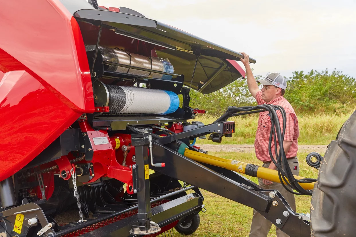 Round Balers | Hay and Foraging Equipment | Case IH