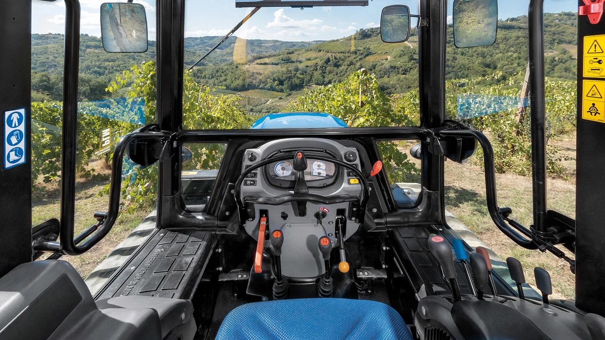 Tracked Tractor (Crawler Tractor) TK4 | New Holland UK