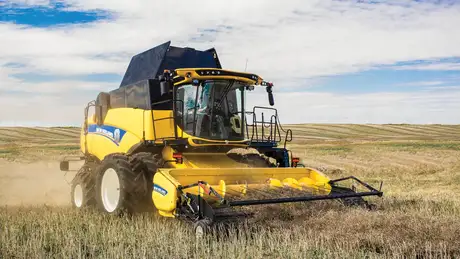 Super Conventional Combine: CX - Corn Combine | New Holland
