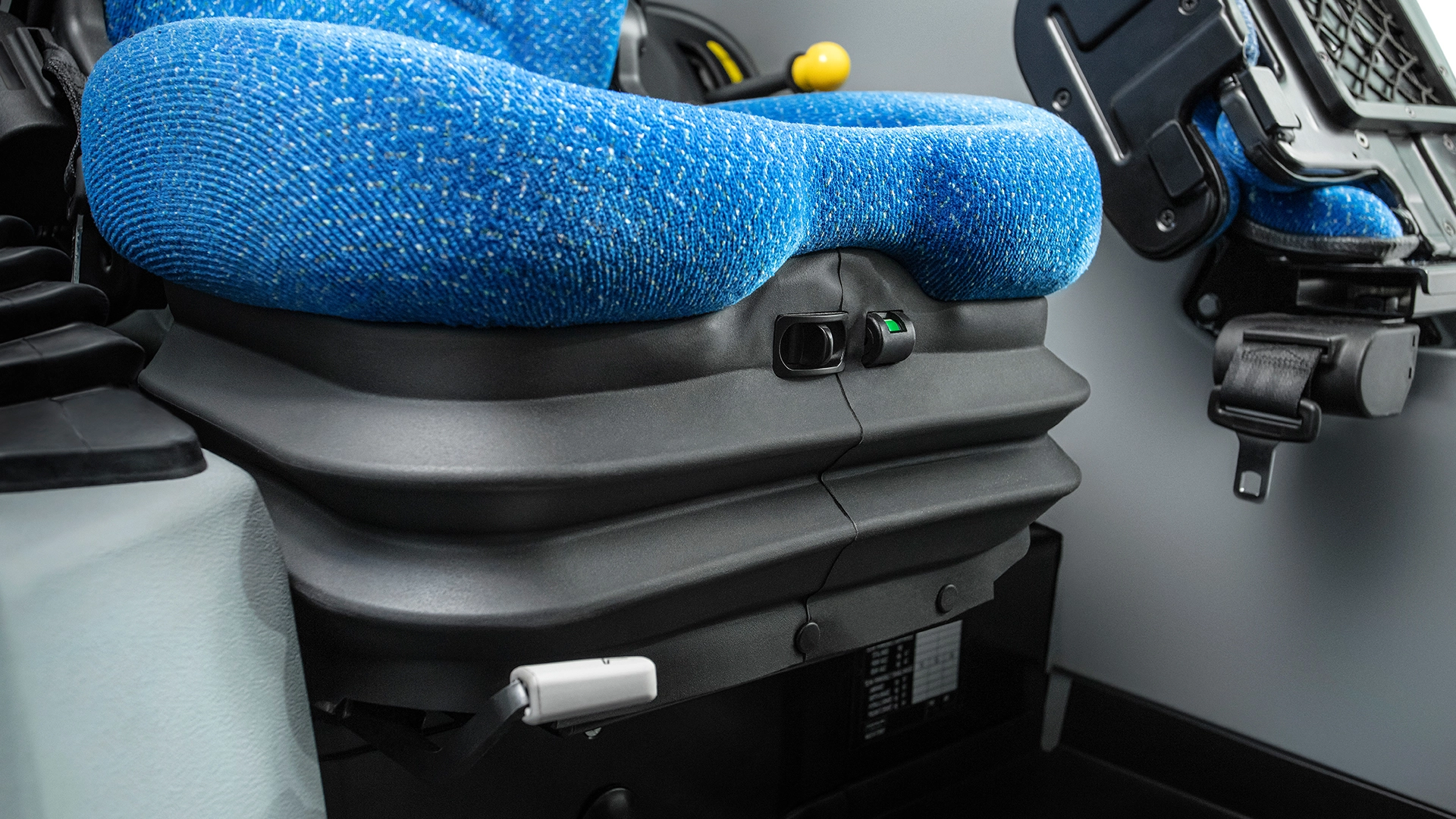 Trator T4.75S New Holland | Compacto, Potente e Versátil | New Holland BR