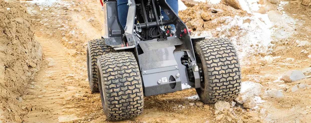 ML12 Small Articulated Loader | New Holland