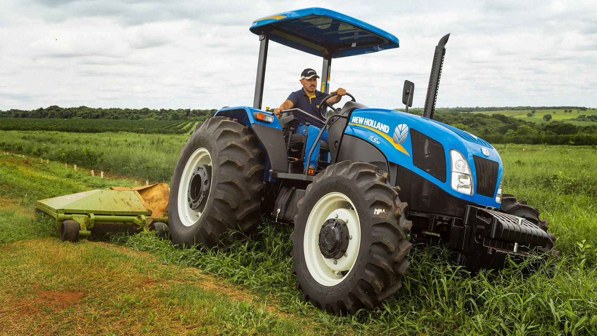 Trator TL5 New Holland | Design Moderno, Conforto e Economia | New ...