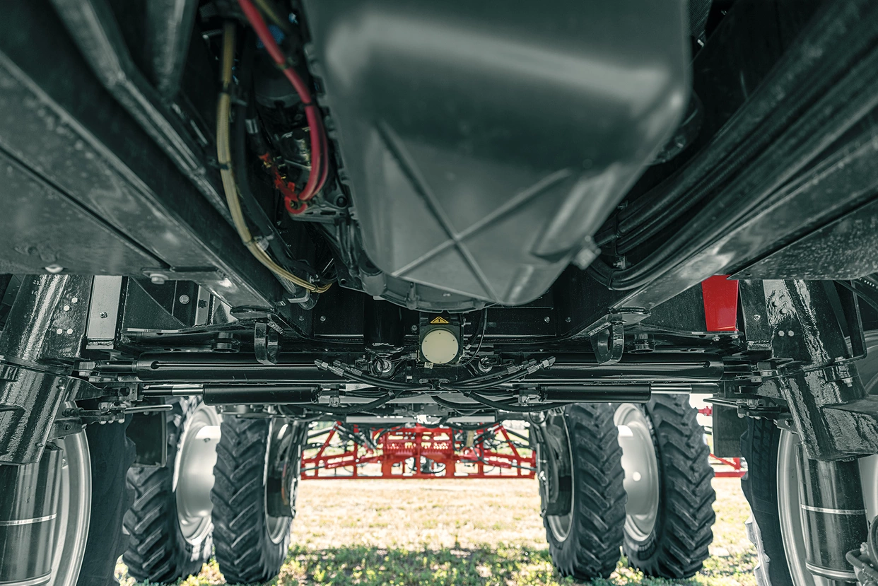 Trident Combination Applicator: Sprayer & Spreaders | Case IH