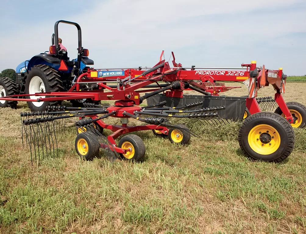 Compare Rotary Rakes | New Holland