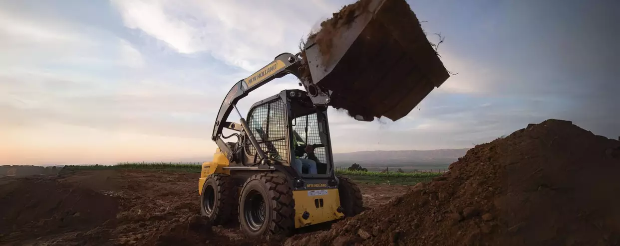 L328 Skid Steer Loader | New Holland
