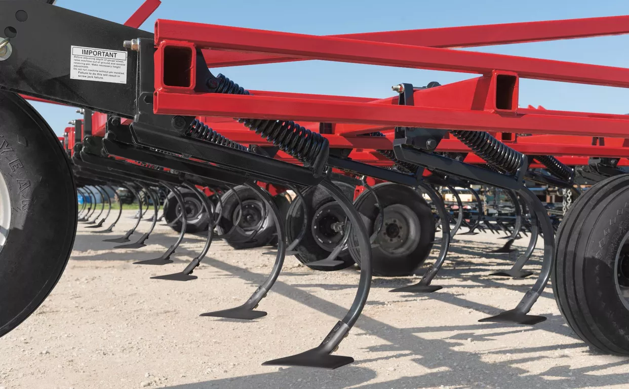 Farm Cultivators | Seedbed Preparation | Case IH