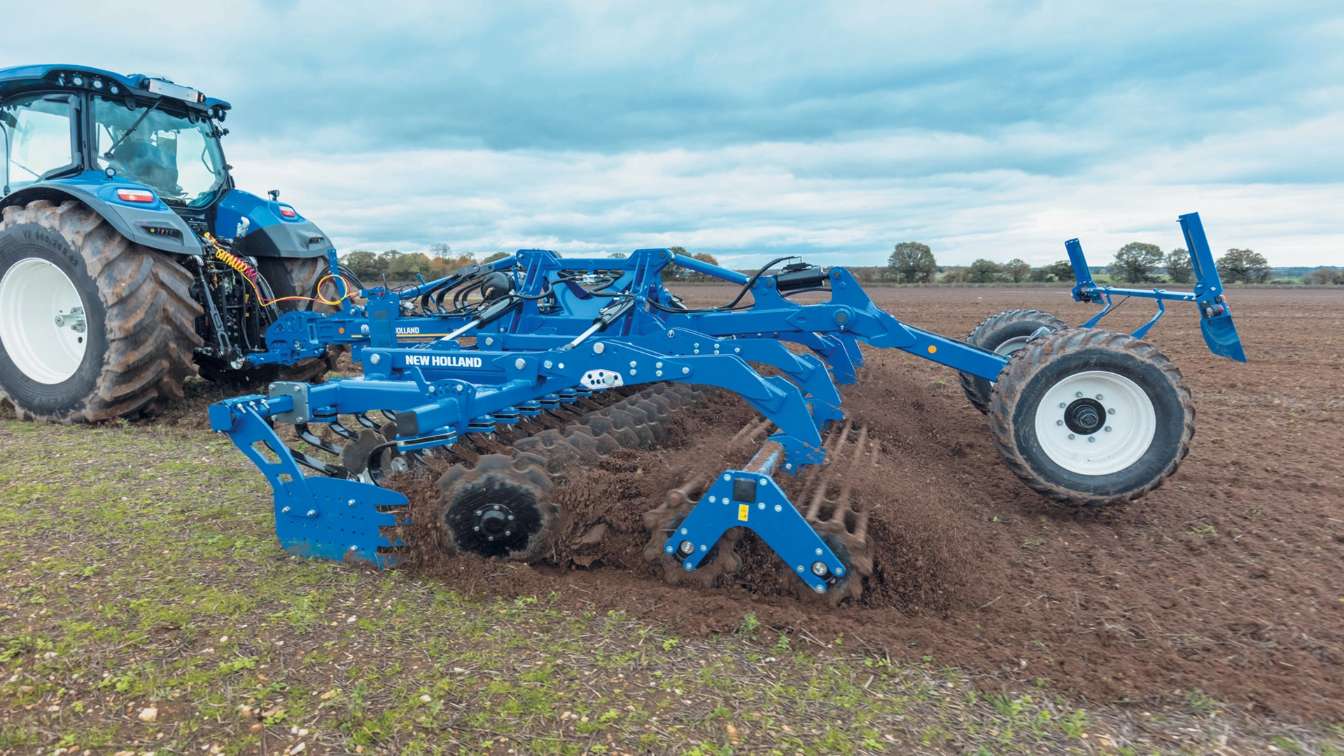 SDM & SDH Disc Cultivators for Healthier Soil | New Holland UK