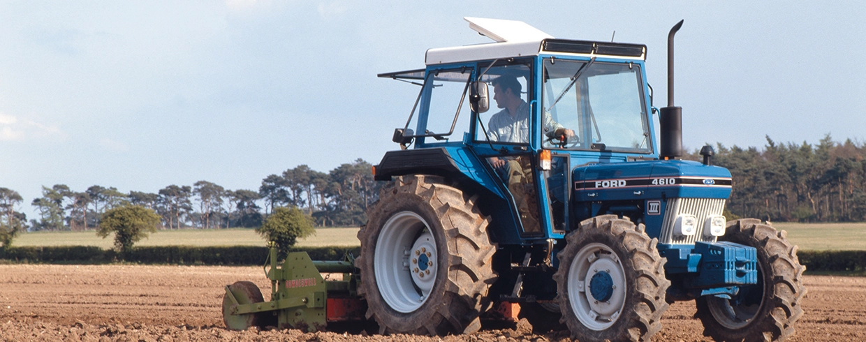 T4: Kompakt und Leistungsstark Traktor | New Holland DE