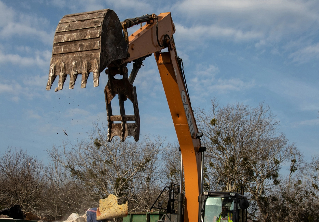 CASE Thumb Attachment | CASE Construction Equipment