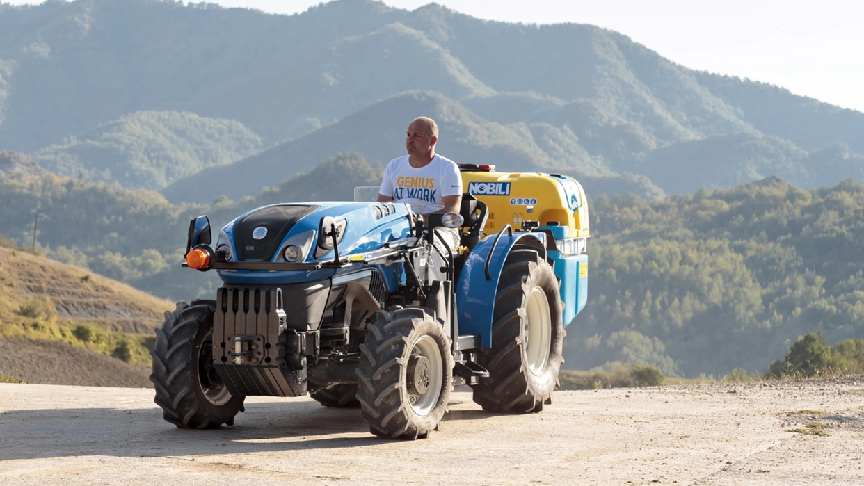 Vineyard Tractors T4 FNV | New Holland UK