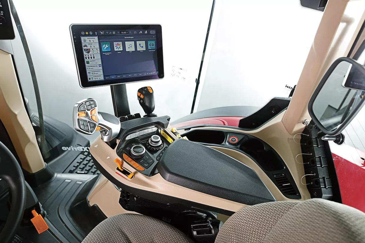 Optum Series | Rowcrop & Hay & Forage | Case IH