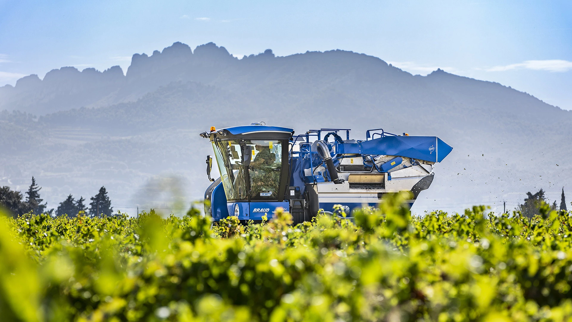 Braud Compact: Versatile Harvesters | New Holland UK