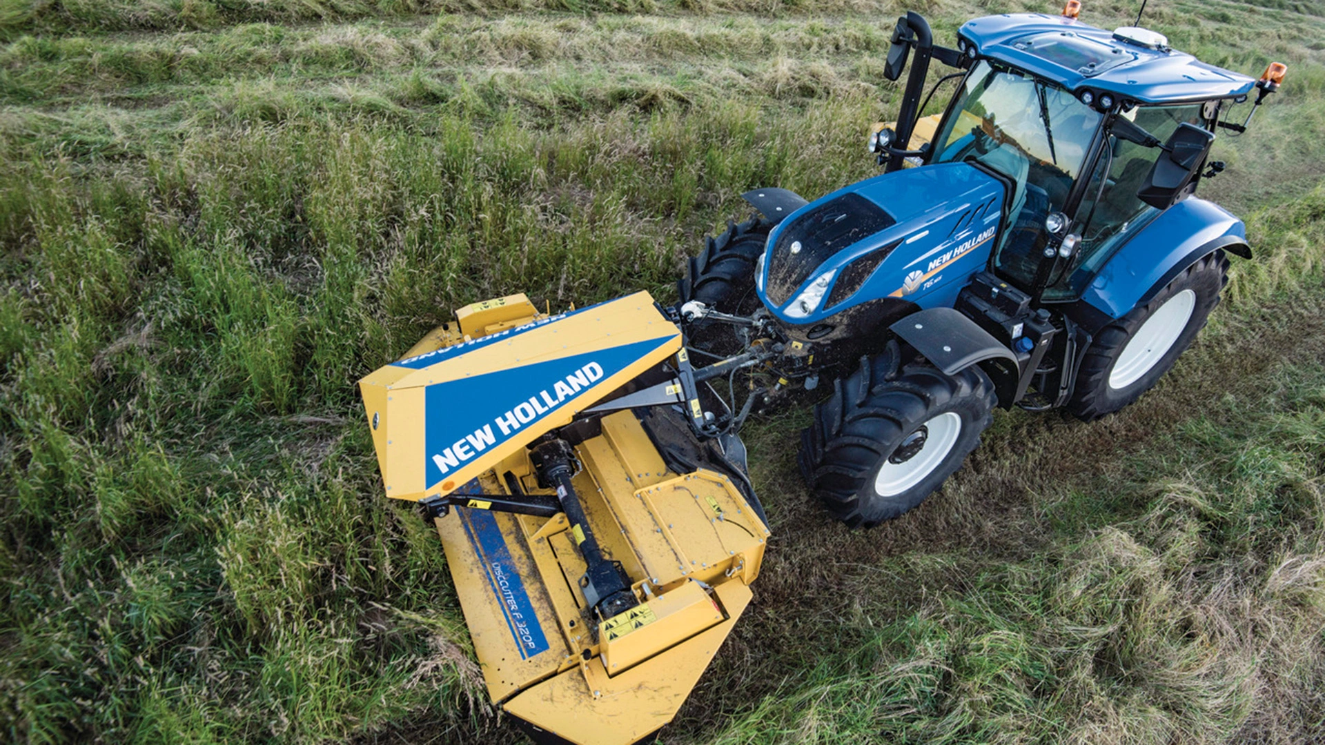 Precision Cutting with Front Mounted Mowers | New Holland UK