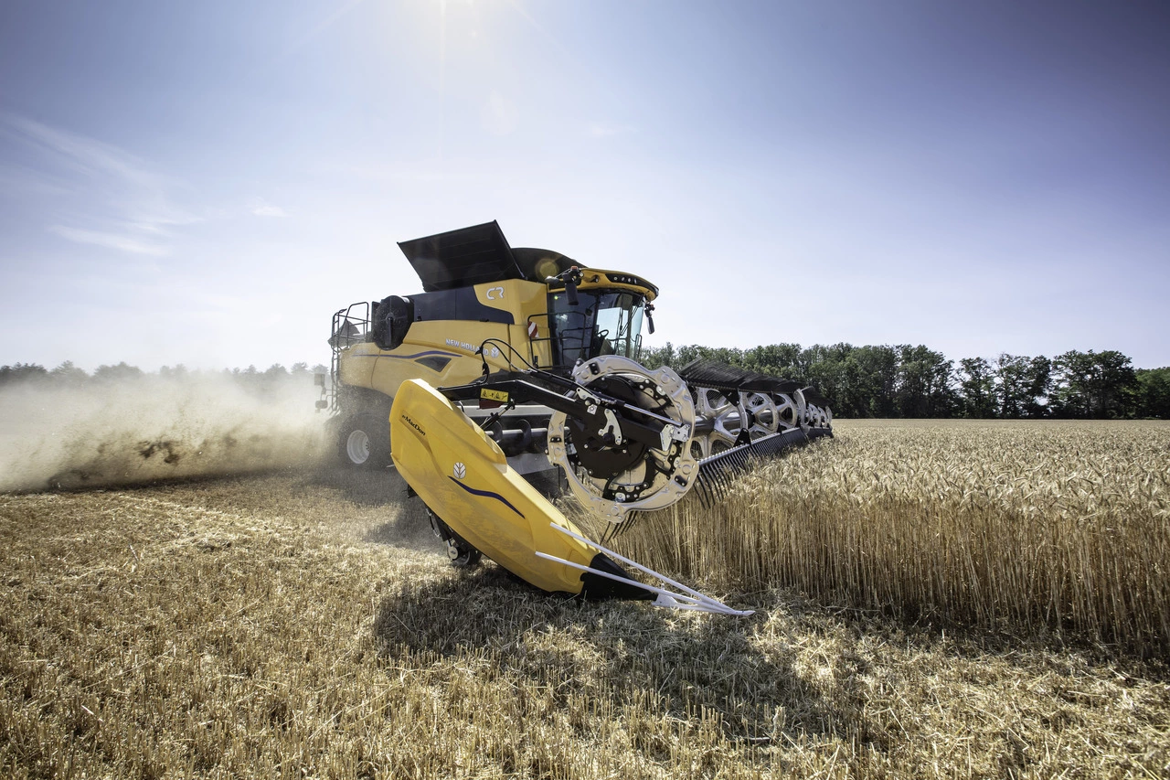 Combine Harvester CR | New Holland AU