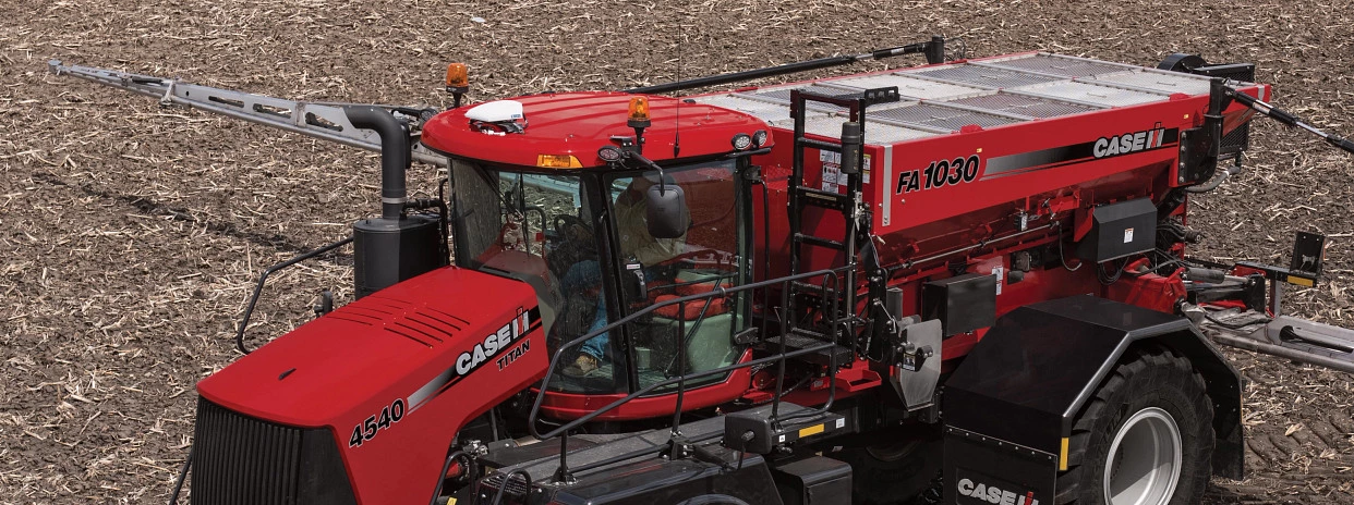 Titan Series Floaters | Fertilizer Sprayer | Case IH