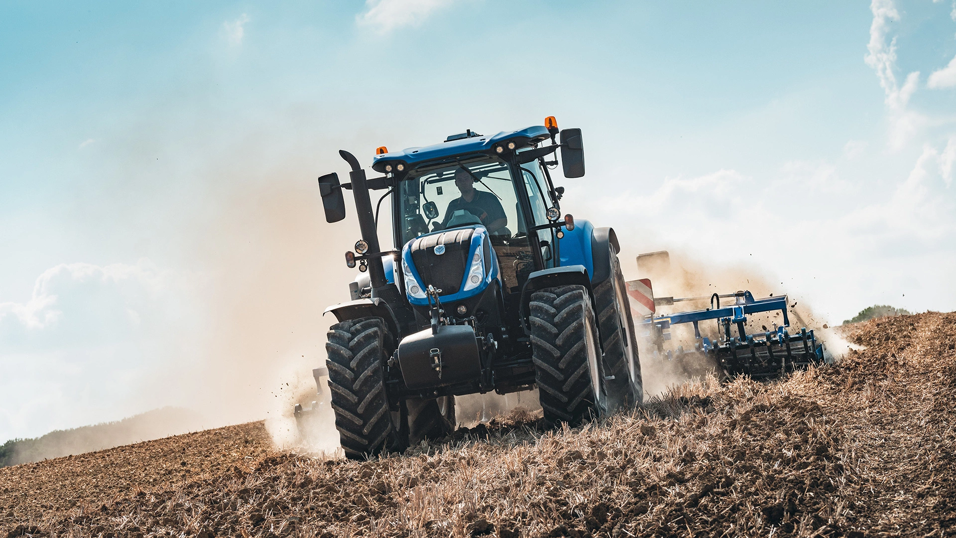 Upgrade Farming with the T7 SWB Tractor | New Holland UK
