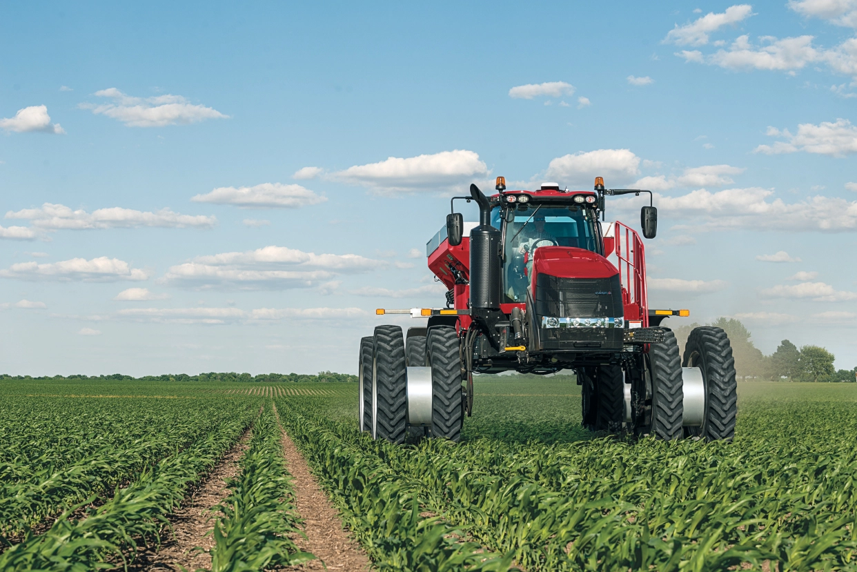 Trident Combination Applicator: Sprayer & Spreaders | Case IH