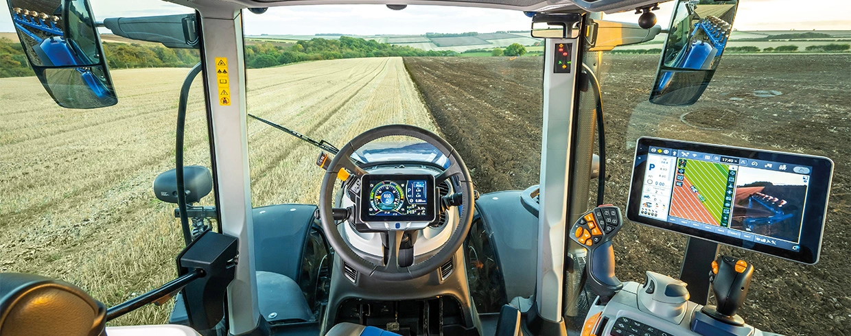 T7 LWB Tractor With PLM Intelligence | New Holland UK