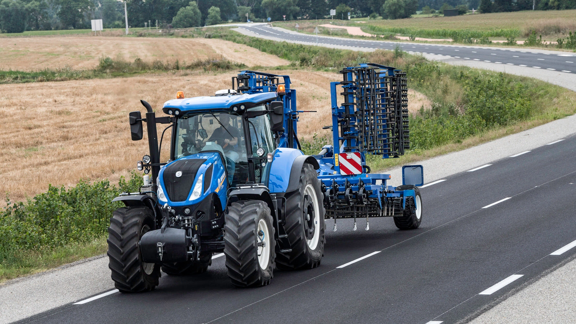 Tractor T7 LWB | New Holland ES