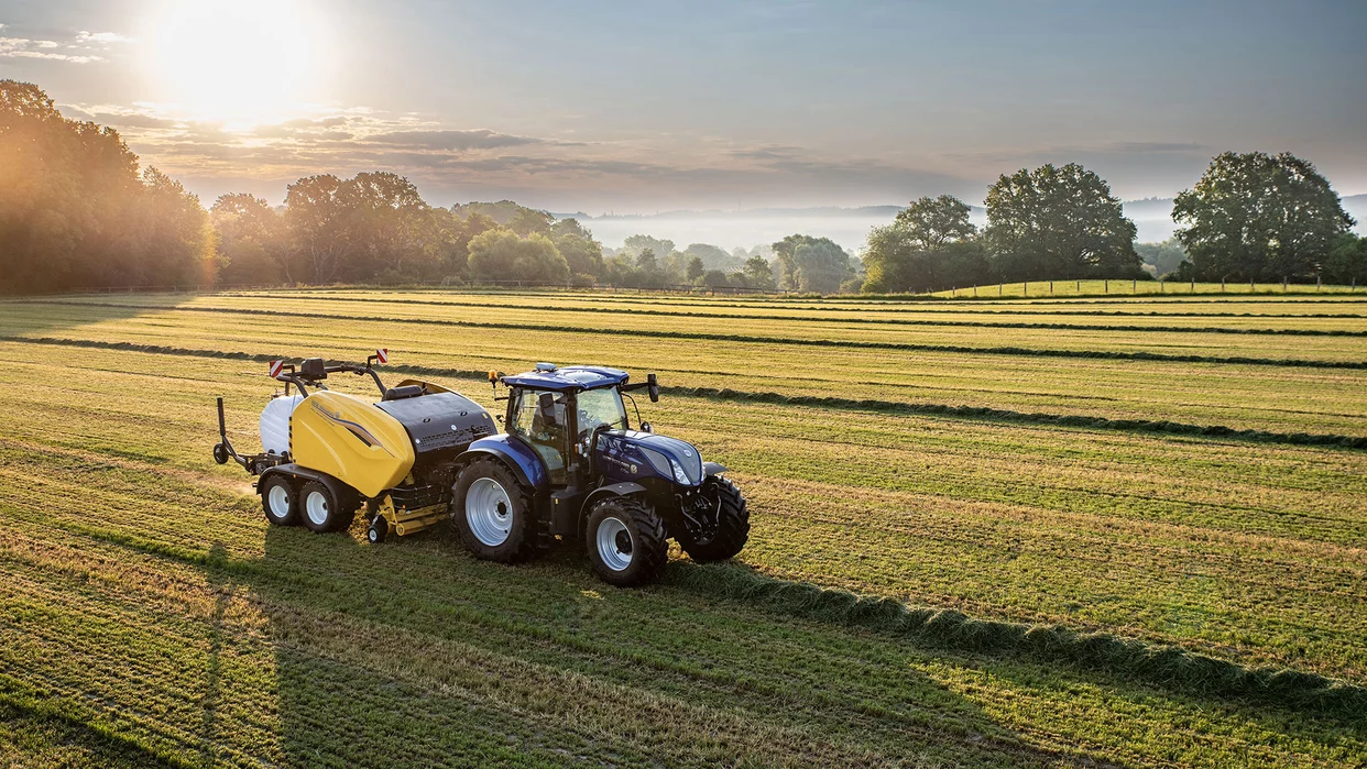 Roll Baler: Fixed Chamber Bales | New Holland APAC