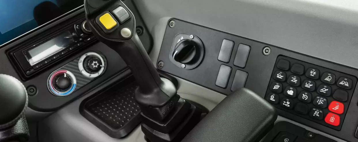 W50C Tool Carrier Compact Wheel Loader | New Holland