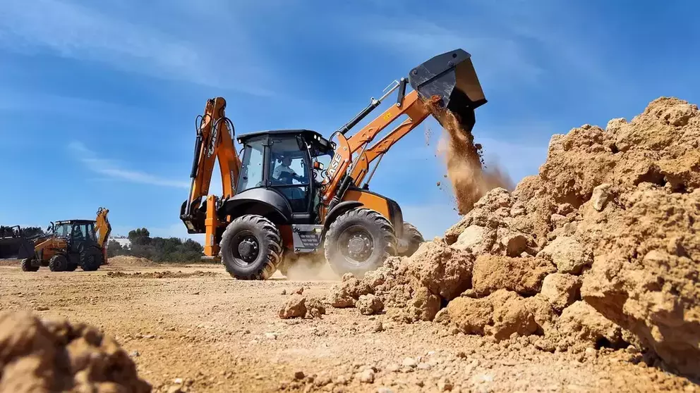 Backhoe Loaders | CASE CIS